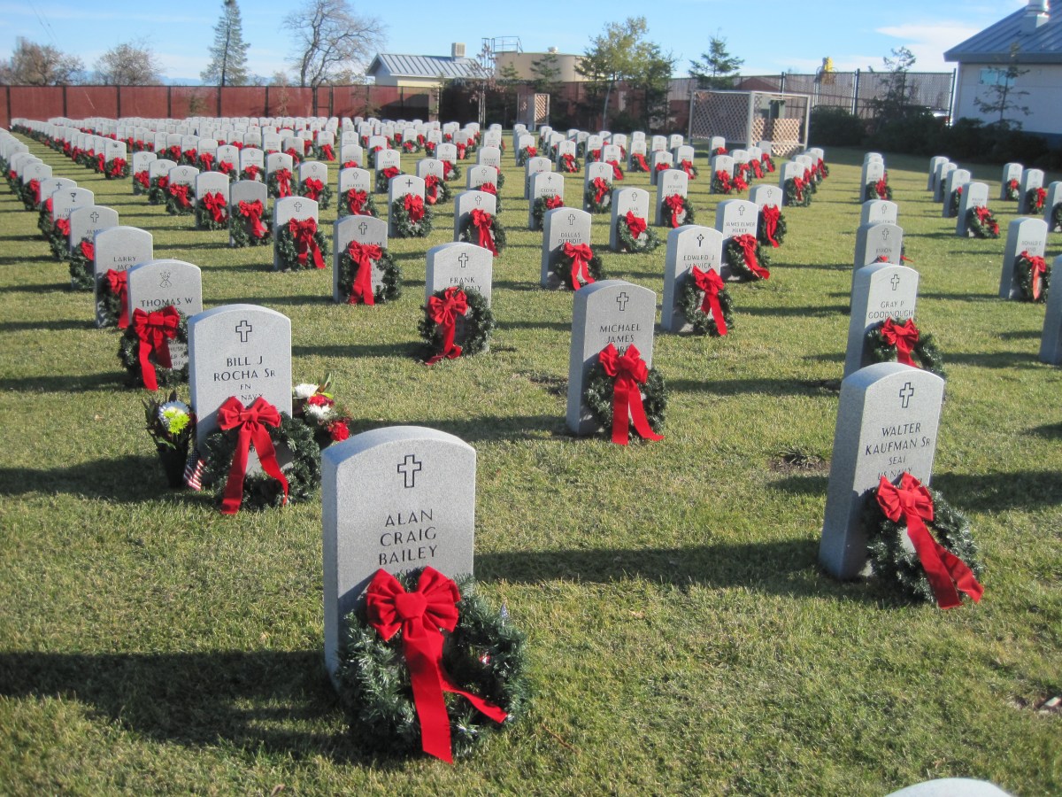Donate a Wreath or Volunteer to Help For Wreaths Across America Day